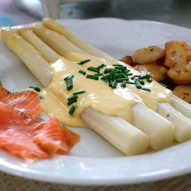 Receta: Espárragos blancos hervidos con mayonesa | Gastrobar Moka Receta: Espárragos blancos hervidos con mayonesa | Gastrobar Moka